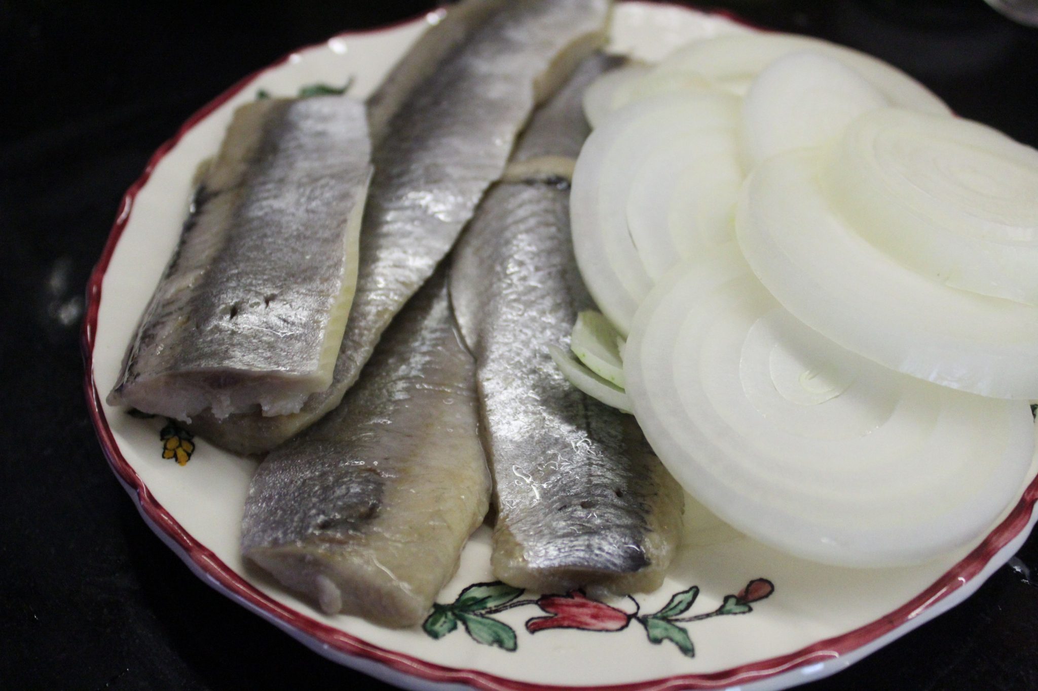 Heeringas äädikamarinaadis – Maaneiu & Toit